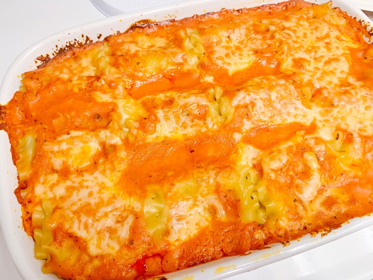 SPICY ROSÉ LASAGNA ROLLS