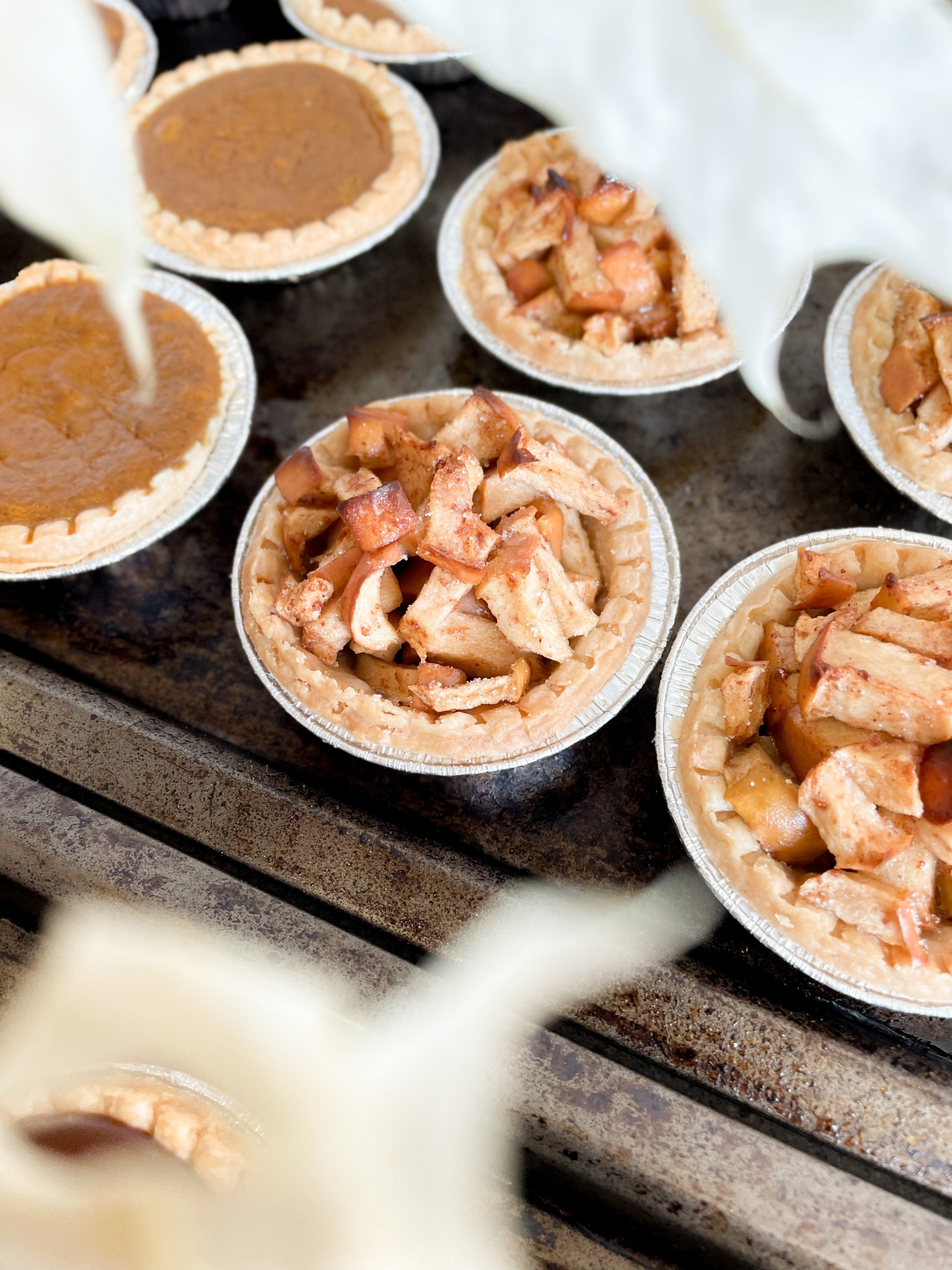 MINI PIE FAVOURS 4 WAYS WITH WEDDINGSTAR